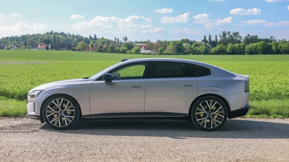 Volvo ES90 vytváří svou vlastní kategorii. Nabídne skvělý dojezd a ...