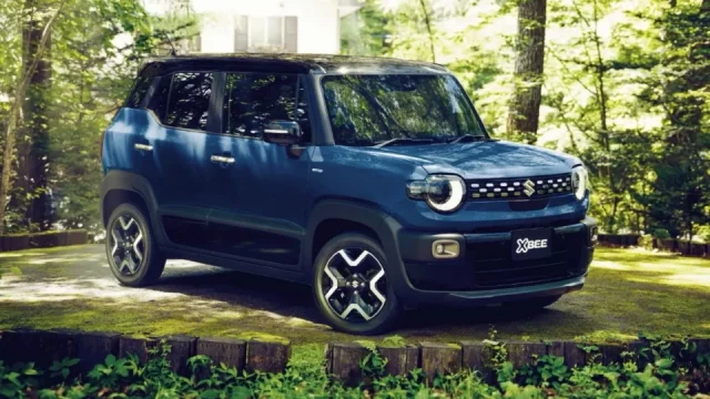 Tohle Suzuki se čtyřkolkou se prodává za pakatel. S novým hybridem se dá koupit i výrazně levněji